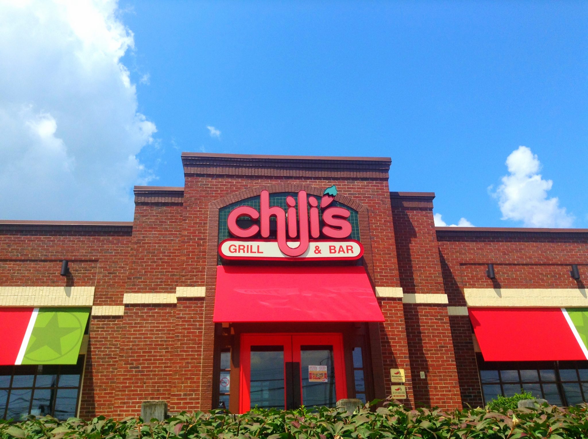 17 Restaurants That Give Out Free Birthday Food 17-restaurants-that-give-out-free-birthday-food